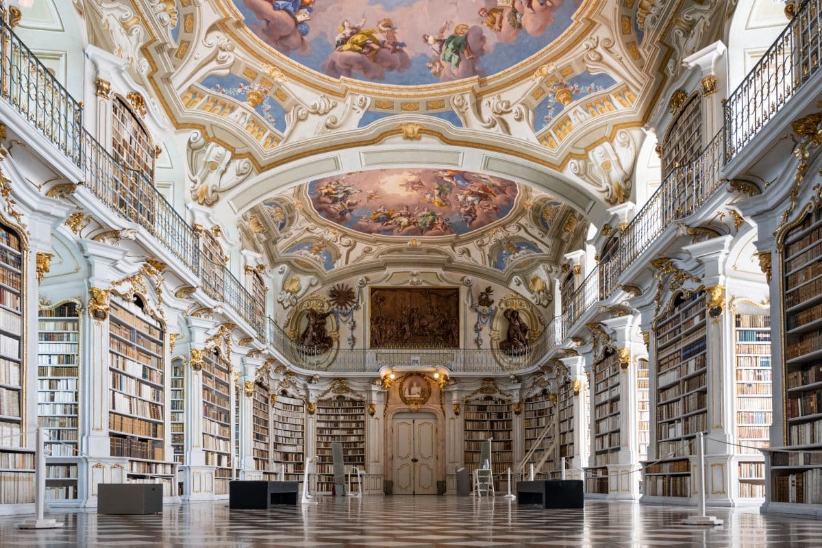 Nine Beautiful Libraries to Visit around the World
