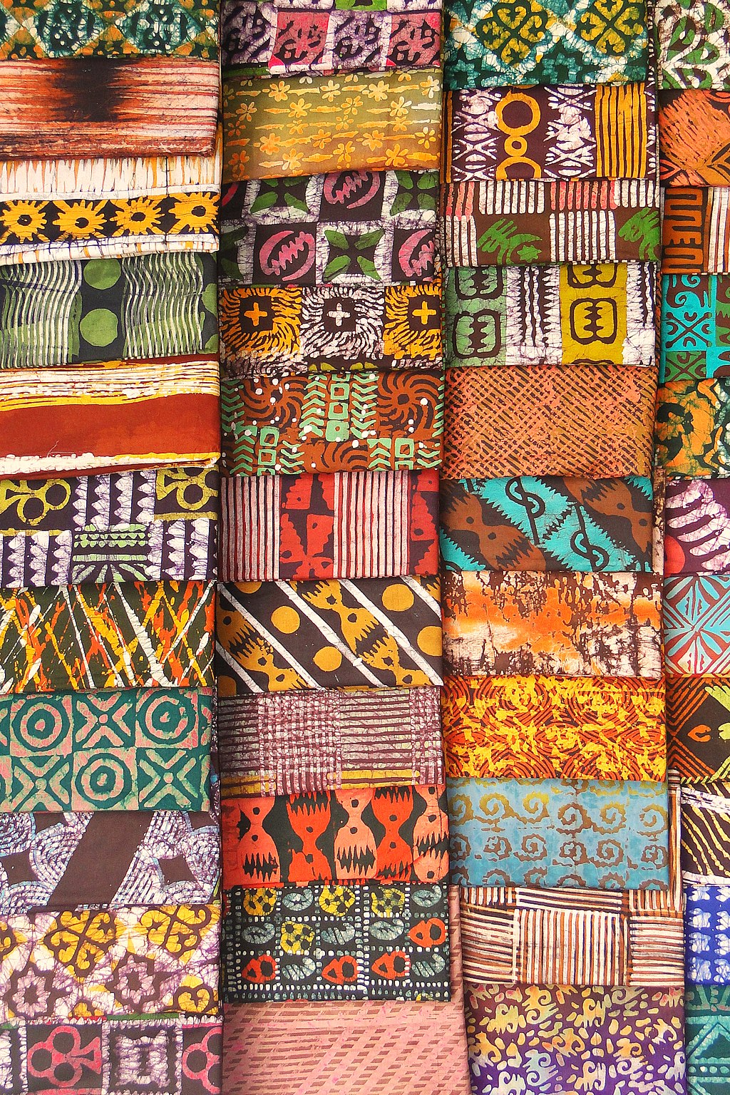 A Brief History of Fabrics in Ghana