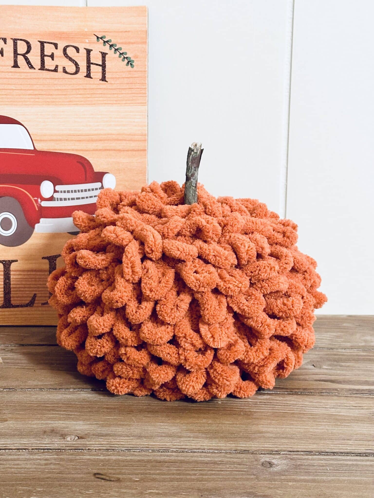 Easy Loopy Yarn Pumpkin